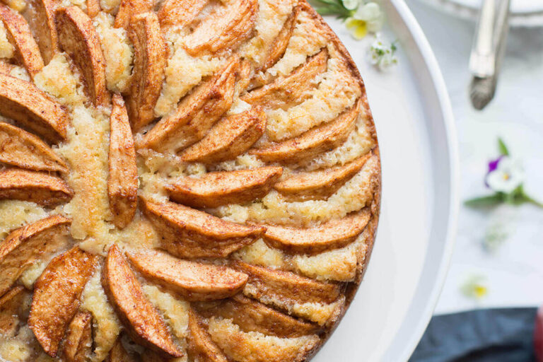 Delicious Traditional German Apple Cake Recipe